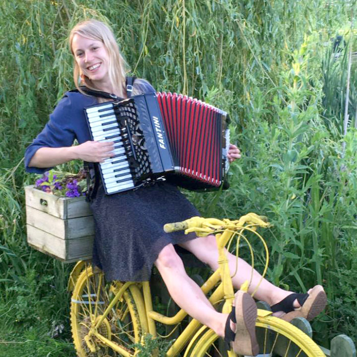 caitlin roberts – Robin Grey